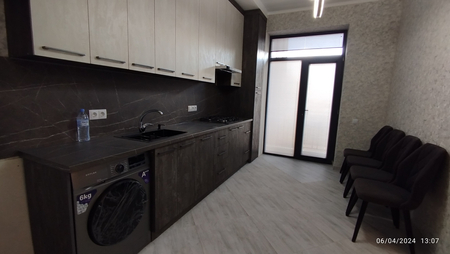 Kvartira sotiladi 42 m kv Xonsaroy