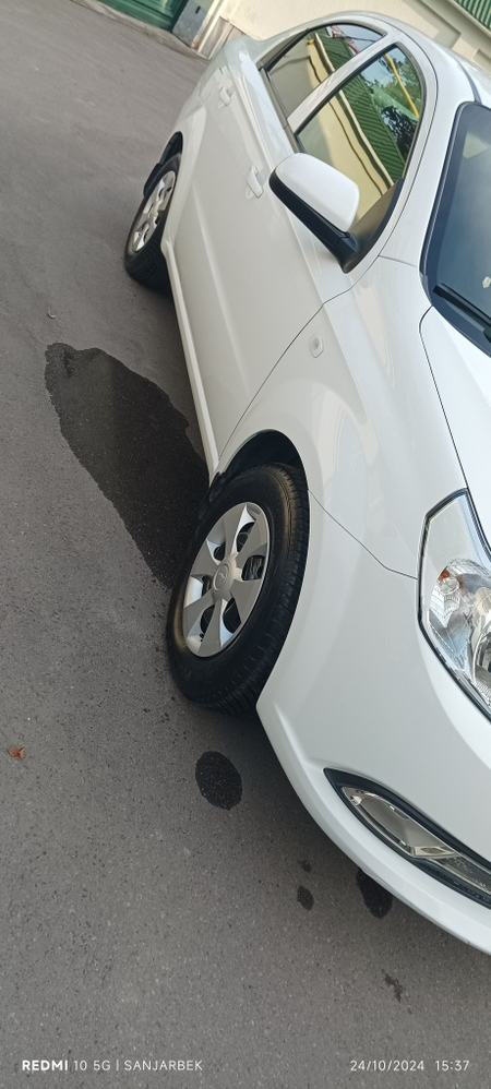 Salom hammaga NEXIA 3 sotiladi