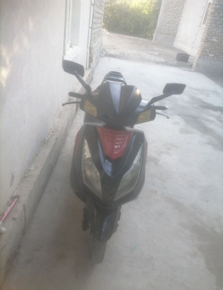 Skuter 80 kub Holati Yaxshi yurb Turipti Bitta knopkaga Oladi