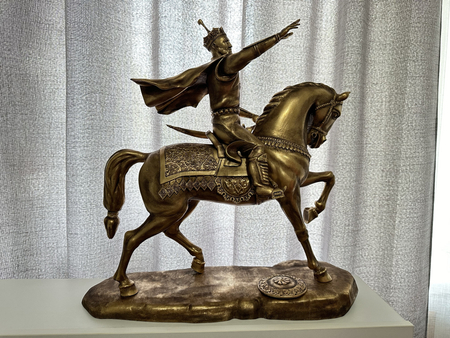 Скульптура Амир Темур (памятник сквер)