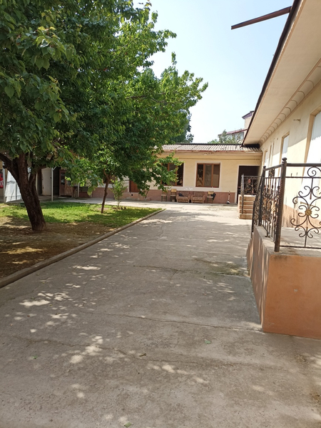 Uchastka sotiladi