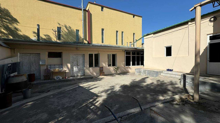 Срочно Аренда Кафе В центре  400 м2  ул.Ракатбоши     (ГМТ)