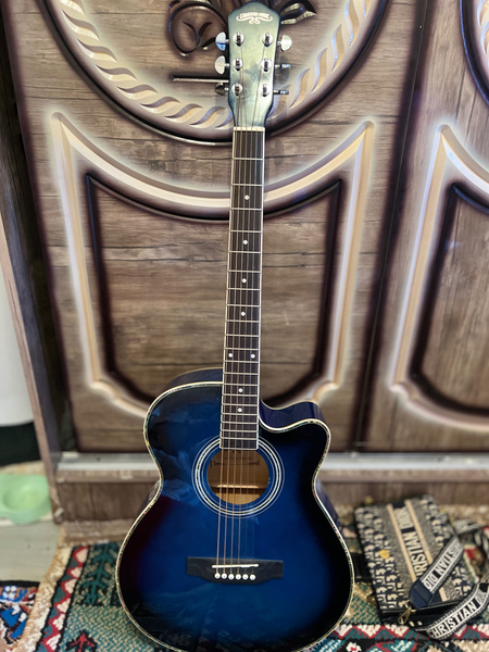Caravan Music guitar