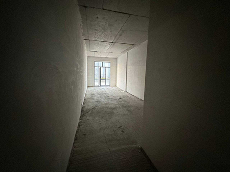 2 xonali 105m2 2-qavatda kvartira sotiladi