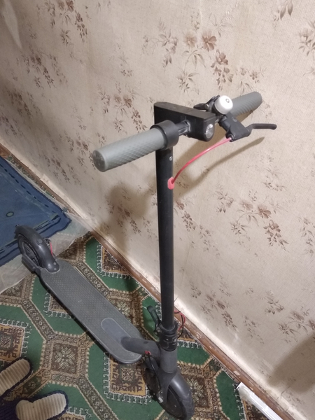 Продаю электросамакат ксиоми 365 мадель в харошом састояние.