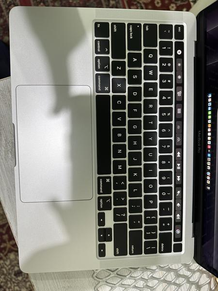 Macbook pro 13 inch 2020 yil