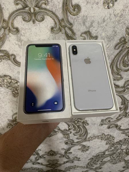 iphone X         .
