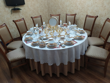 Ijaraga Osh qozon,(o‘tin) Stol-stul, idish-tovoq, samovar, naves