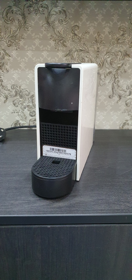 Nespresso Essenza Mini C30 капсульная кофемашина