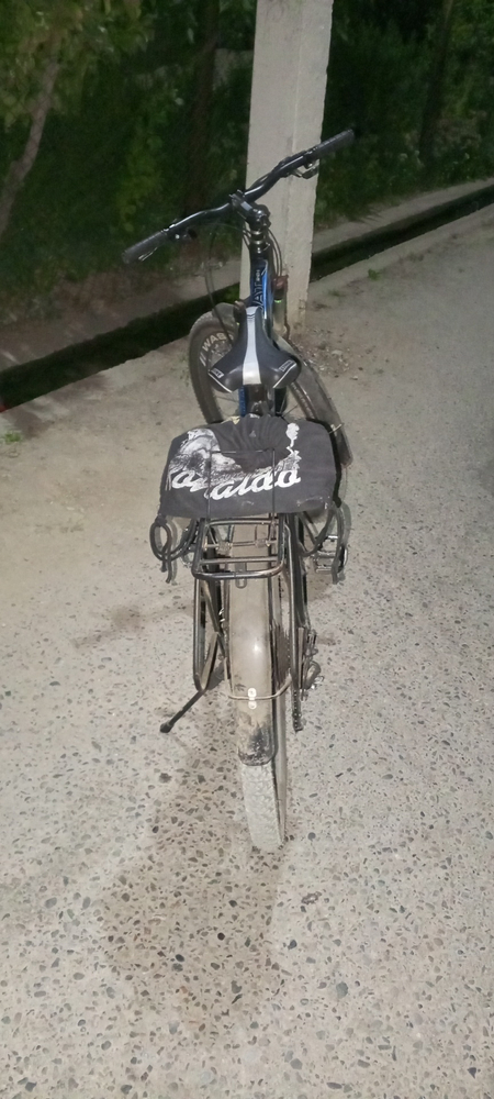 Velosiped sotiladi yurib turgan