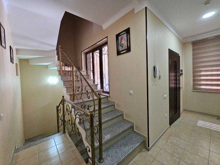 Продается таунхаус 6 комнат 2 уровня 230м²