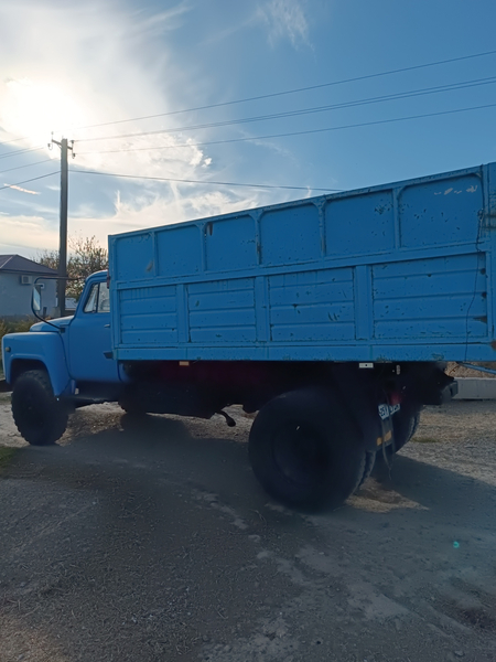 Gaz 53 sotiladi .