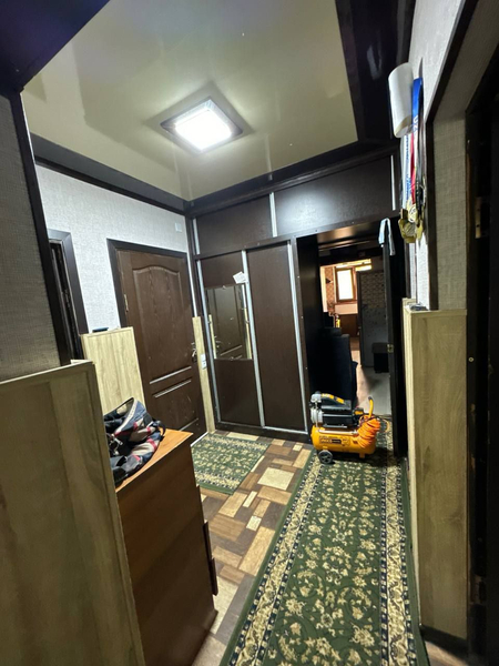 .Продам 3комнатную 3этаж евроремонт 70м2+ с мебелью техникой ГоснитиЗа