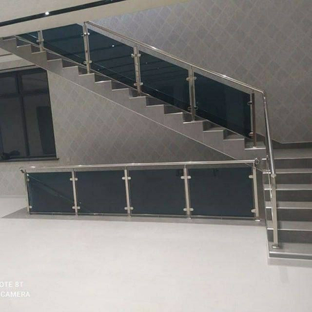 Nerjavekadaan zinalarga tutgichlar