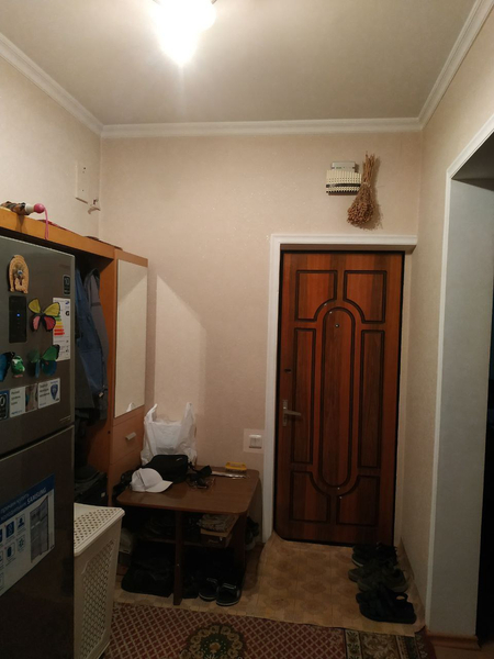 Продаётся 4 комнатная квартира на 2 этаже на массиве Карасу 1.