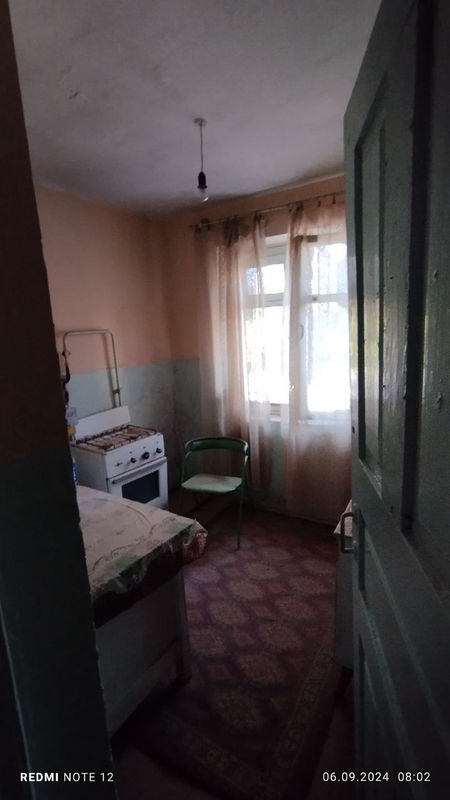 Срочни 2 хонали уй сотилади