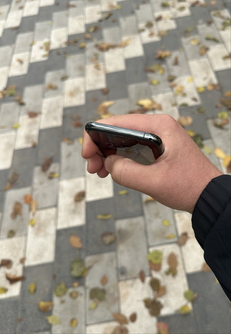 Iphone 11 pro sotiladi yomkst 100 uselnniy qogan joy radnoy jovop