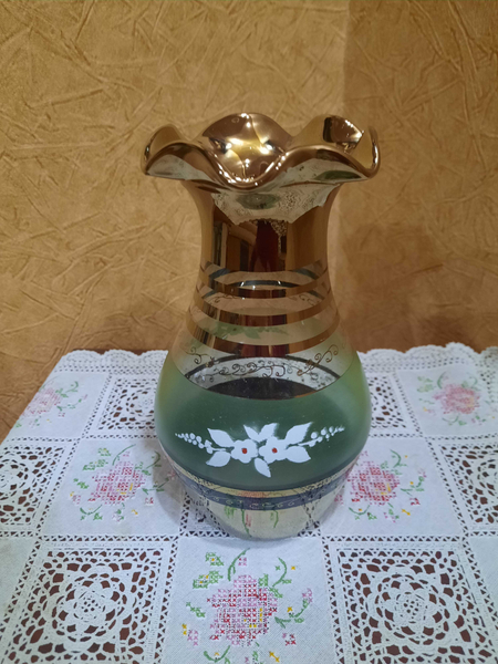 Винтажная, редкая, очень  красивая ваза