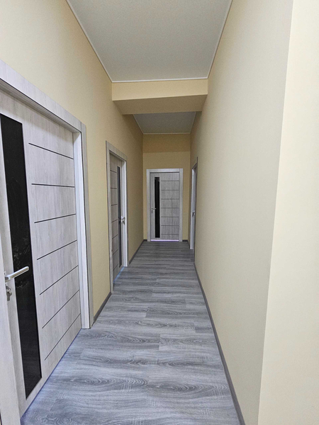 3 xonali 90m² 5-qavat uy sotiladi.