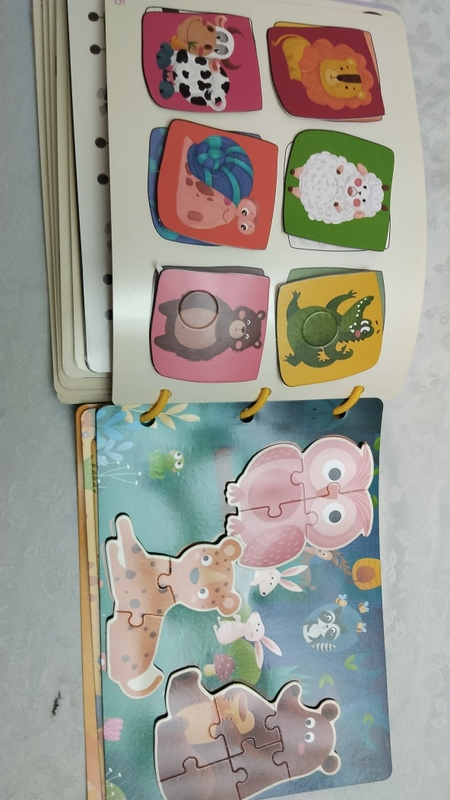 Busy Book kitobi sotiladi.