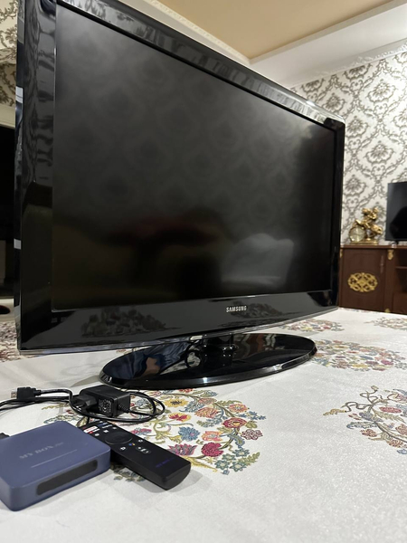Televizor Samsung original Malayziya + TV Box bilan