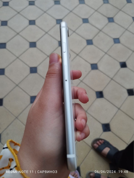 iphone se 2020 64gb radnoy