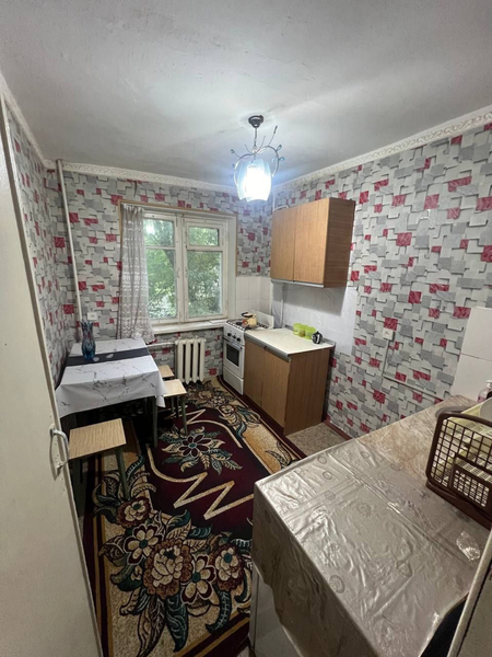 Продам квартиру , Чиланзар 2 квартал ( 1/3/4 ) Аллея Гагарина