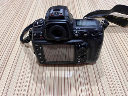 Nikon D700 с объективами и вспышкой