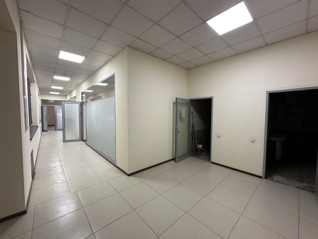 Продается Здание 2200м2 вдоль дороги - Яккасарай | Кушбеги