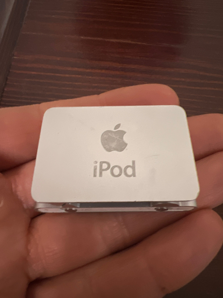 iPod shuffle 2 поколения