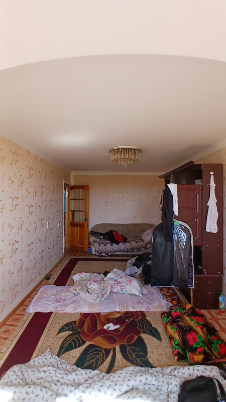 Srochna 3mkr 3xona 4etaj urta podezd kvartira sotiladi