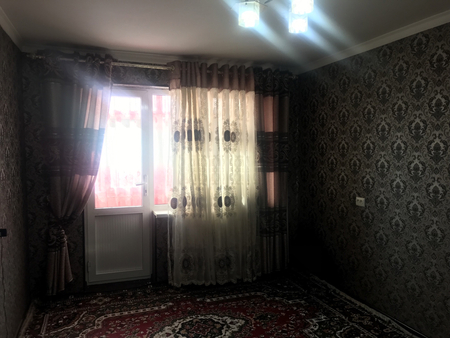 Икки хонали уй сотилади