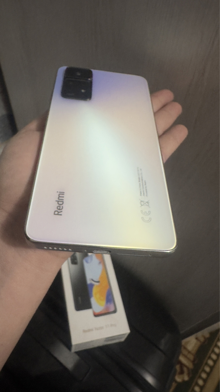 Redmi Note 11 pro sotiladi holati ideal hechqanday aybi yo’q 100 %
