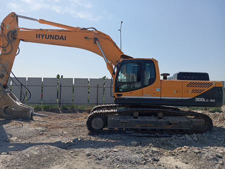 Ekskavator Hyundayi 300 talig adboynigi bilan ijaraga beriladi beri