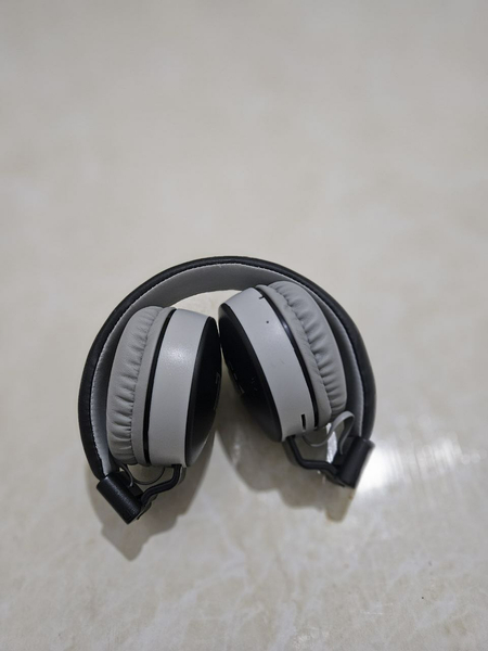 JBL naushniklari