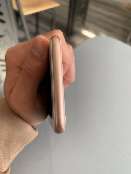 iPhone 8 sotiladi