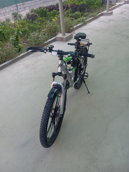 Yukli Bonvi 26  3.0 
Sakadiska velosiped