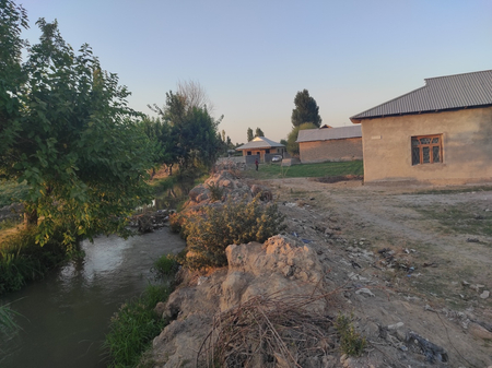Hovli 15 sotiq sotaman srochno