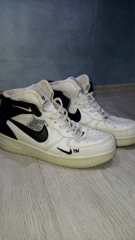 Nike Air Force 1 Mid '07 LV8 white