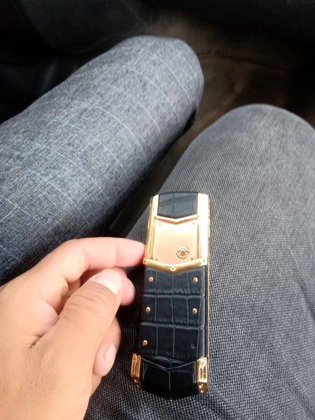 Vertu.           .