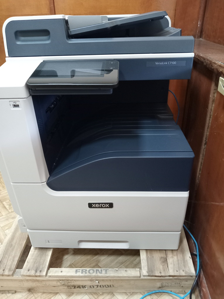 Принтер ксеракс свитной лазерный XERAX VersaLink C 7100ый.