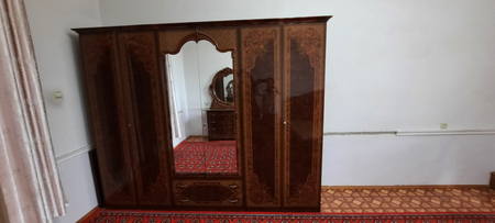 Продается 2 вида спальных гарнитур (Производства: Италия, Китай)