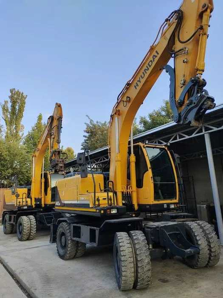 140 ekskavator nasiya savdoga beriladi