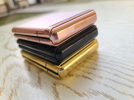 Samsung Galaxy Z Flip 2 5G. Snapdragon 855. OzU 8/256. BooM skidka