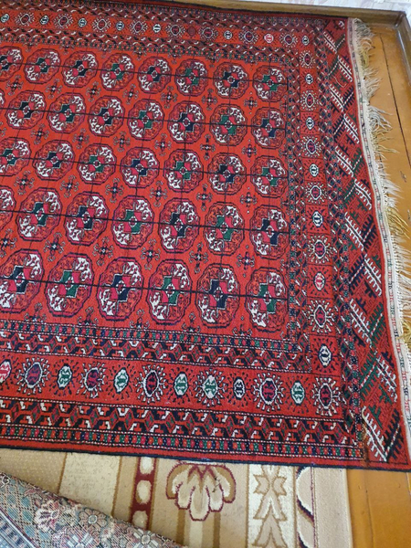 Qo’lda to’qilgan gilam