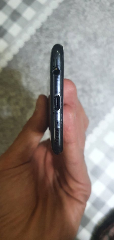 Samsung A40 холати яхши
