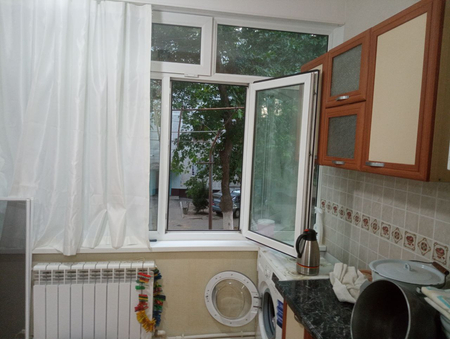 Продаётся 4-х комнатная квартира. 10-микрорайон