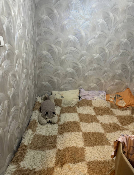 На 11 квартале Чиланзарского района продается квартира. 2*3/3/4