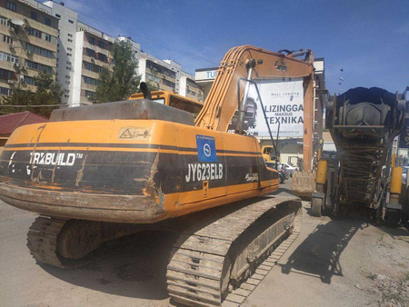 Продается Экскаватор 