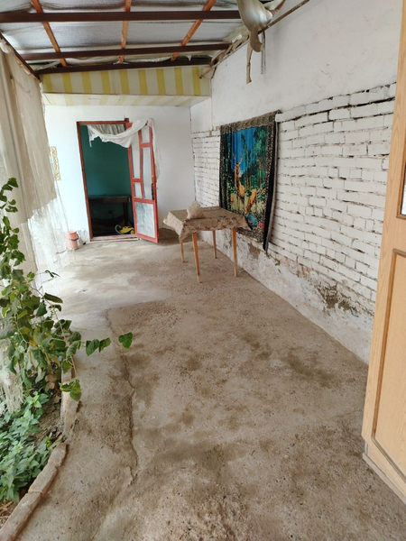 karmana bozori oldida xovli sotiladi
